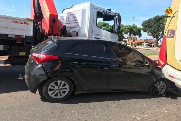 Homem é Preso Após Roubar Carro Em Lava A Jato E Trancar Vítimas No