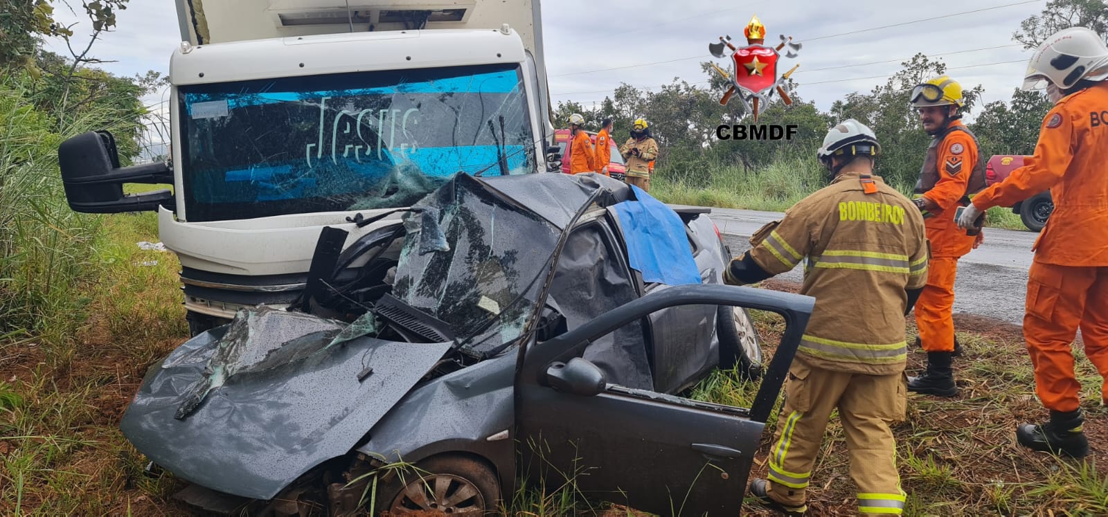 Vídeo: Acidente envolvendo carro e caminhão deixa 4 mortos no Entorno - ACORDA DF